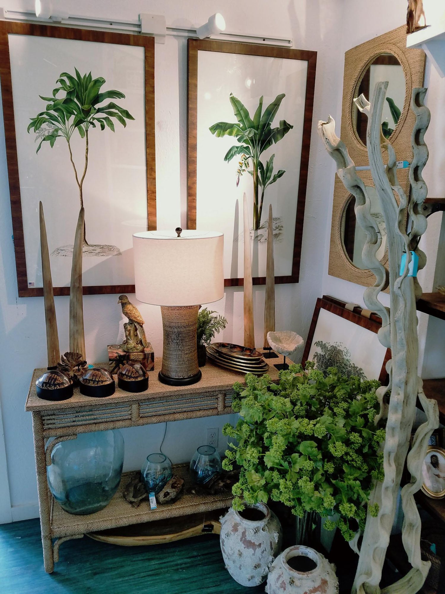 Boca Blooms | Our Showroom